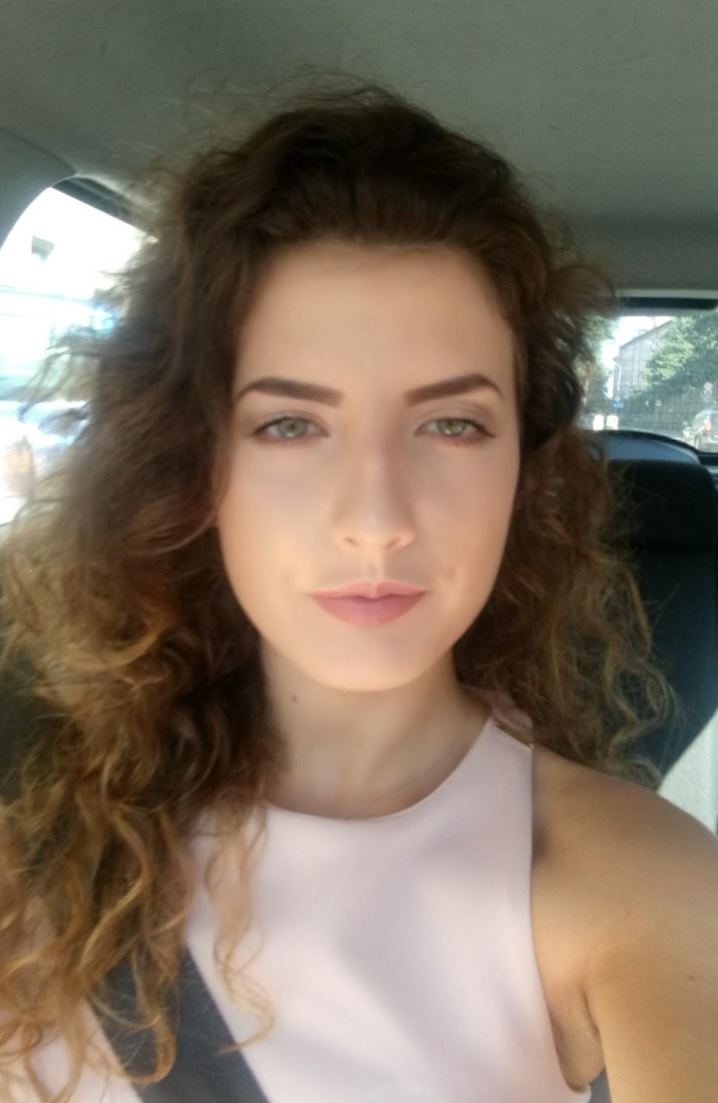 AVAI | Turn Your Selfies into AI Art